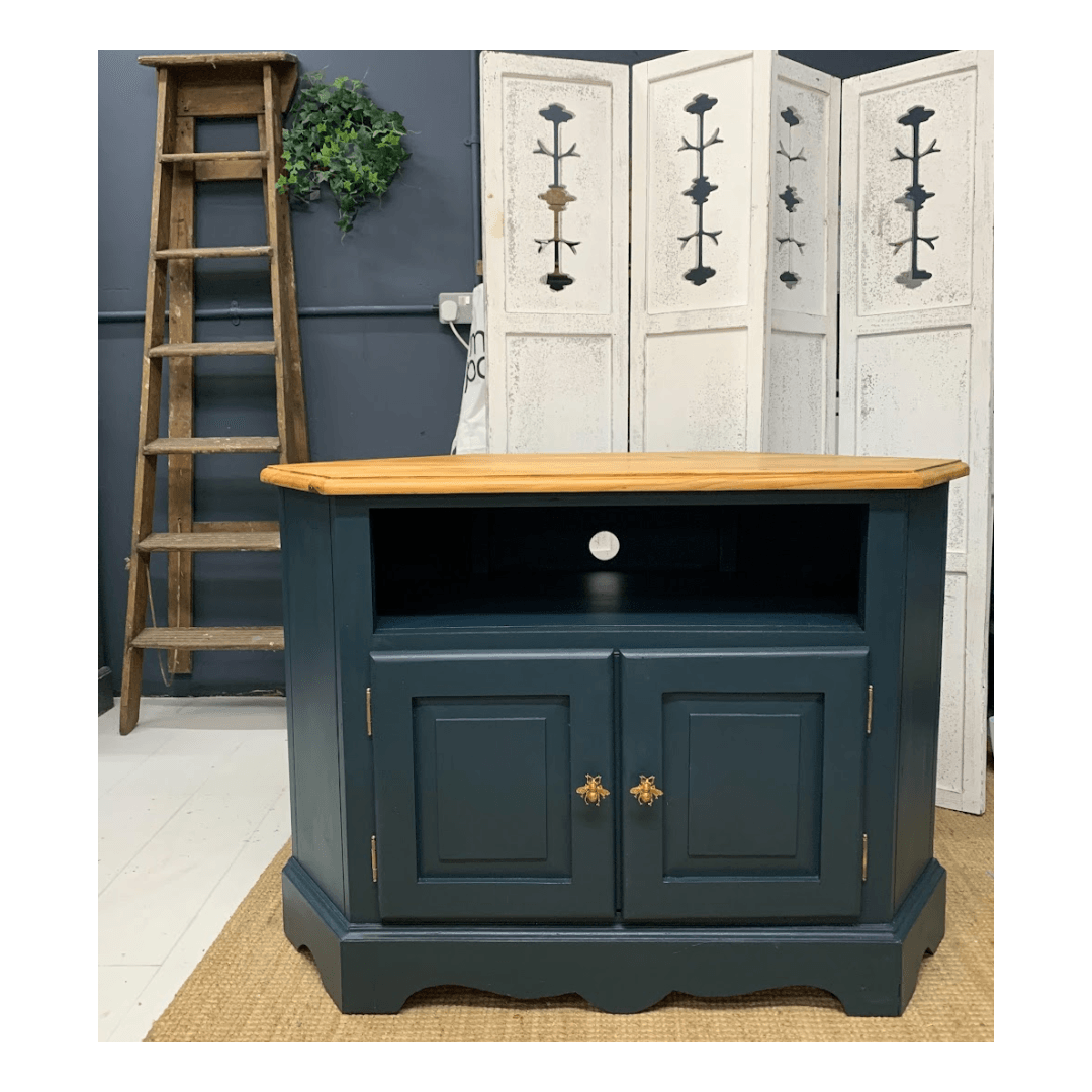 Talking Paint Colours | Oxford Navy, Hornblower, Chestler